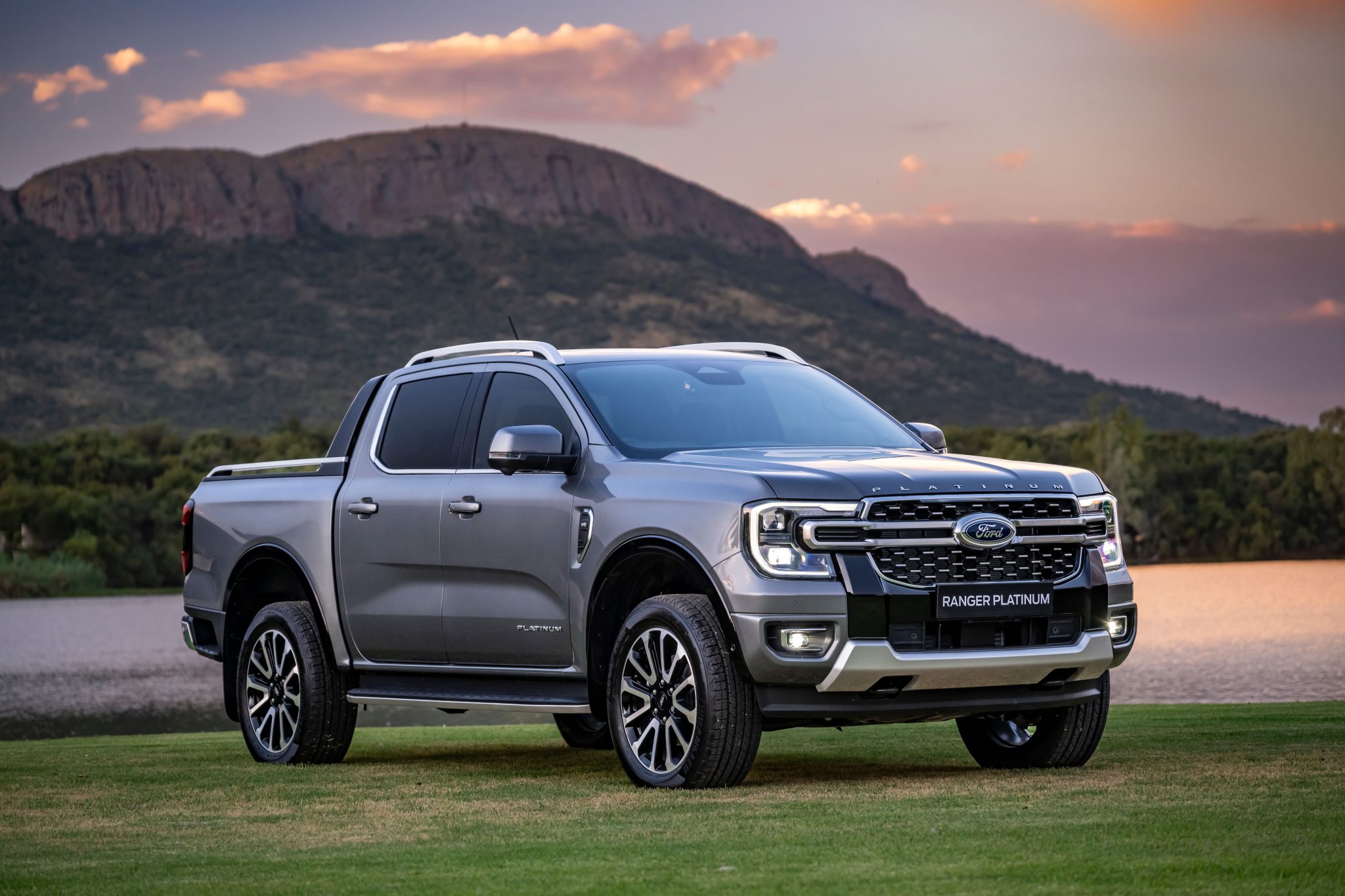 New Ford Ranger Platinum raises the stakes in bakkie luxury - That's My ...