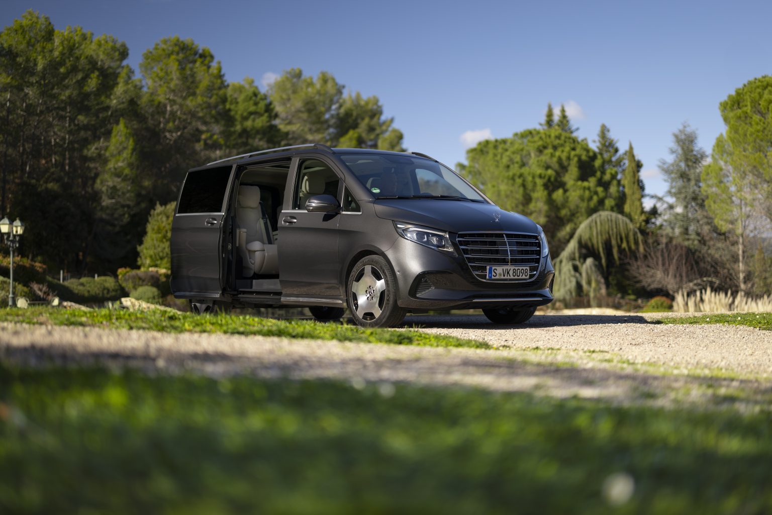 New Mercedes-Benz V-Class V300d To Redefine Luxury Travel in SA - That ...