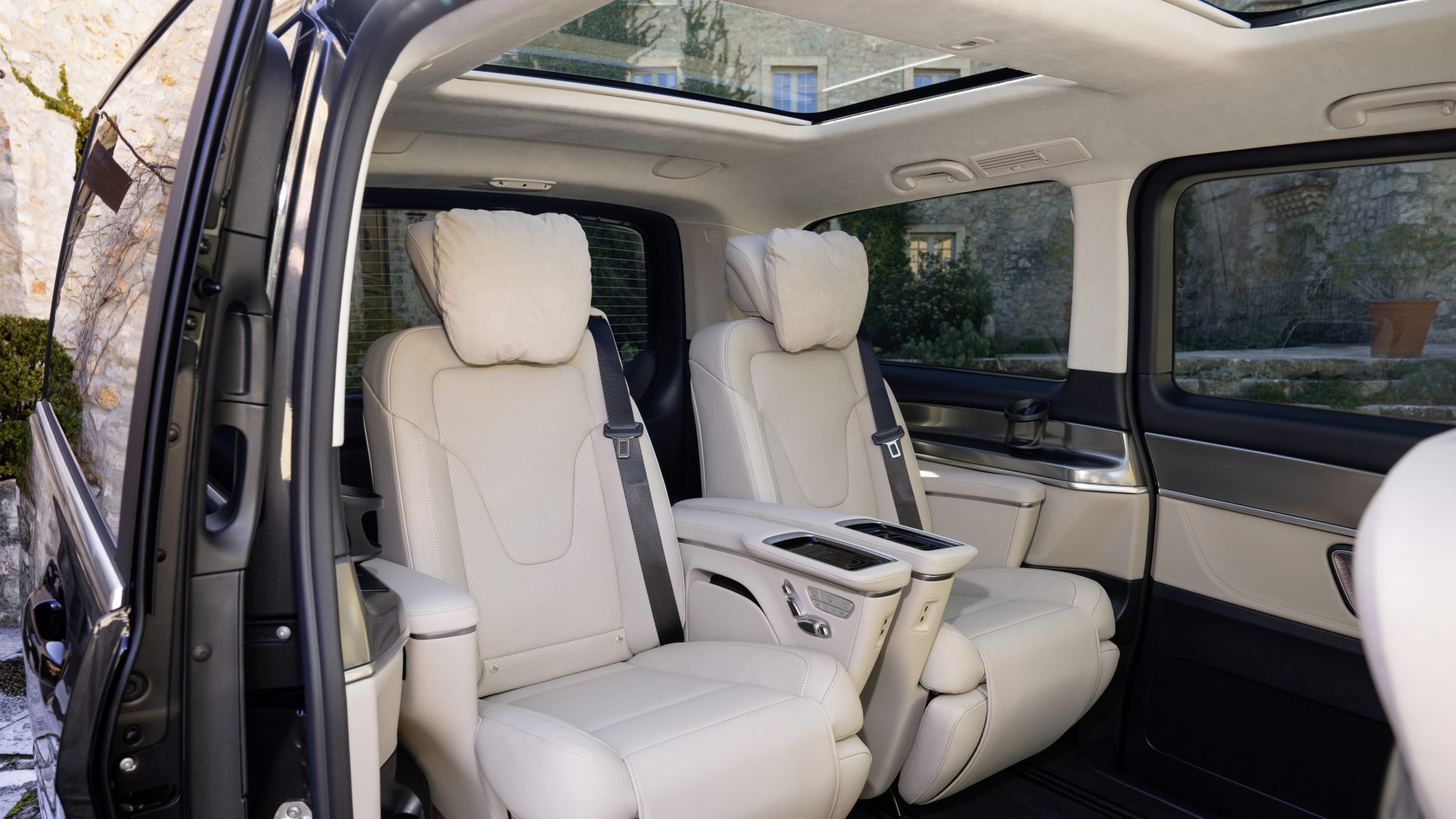 New Mercedes-Benz V-Class V300d To Redefine Luxury Travel in SA - That ...